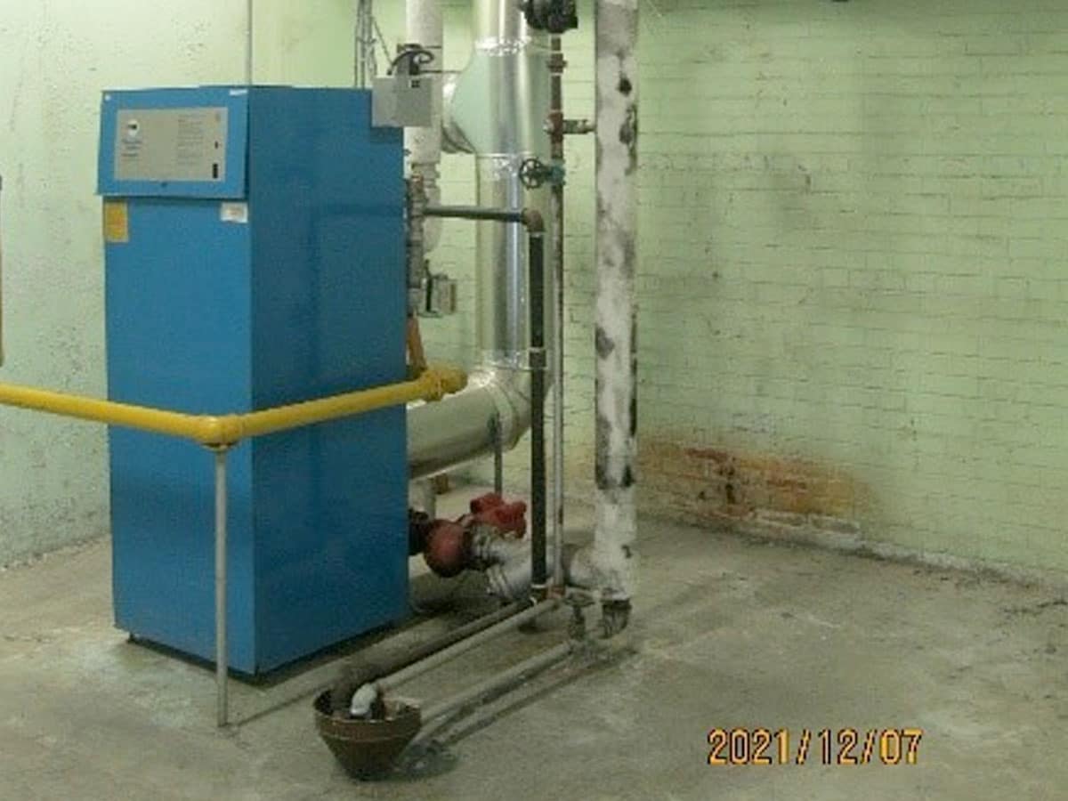 UPGRADED ONTARIO OFFICE BUILDING - Weil-McLain